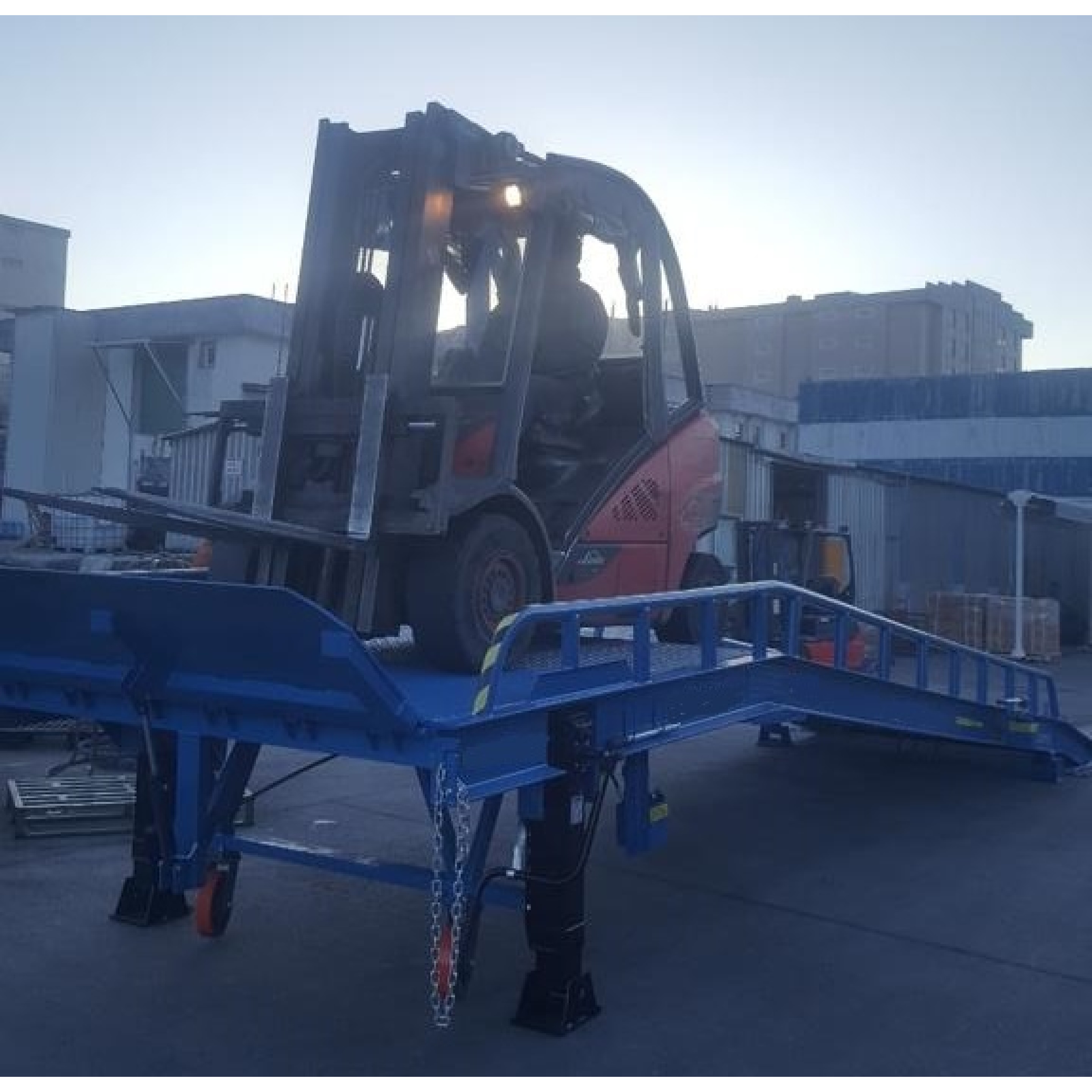 Mobil Loading Ramp